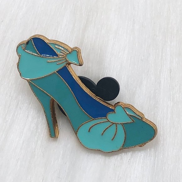 Disney | Jewelry | 525 Disney Cinderella High Heels Pin | Poshmark
